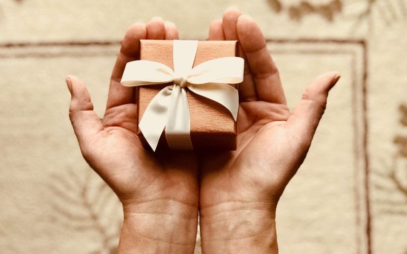 19 Helpful Bible Verses About Giving Gifts
